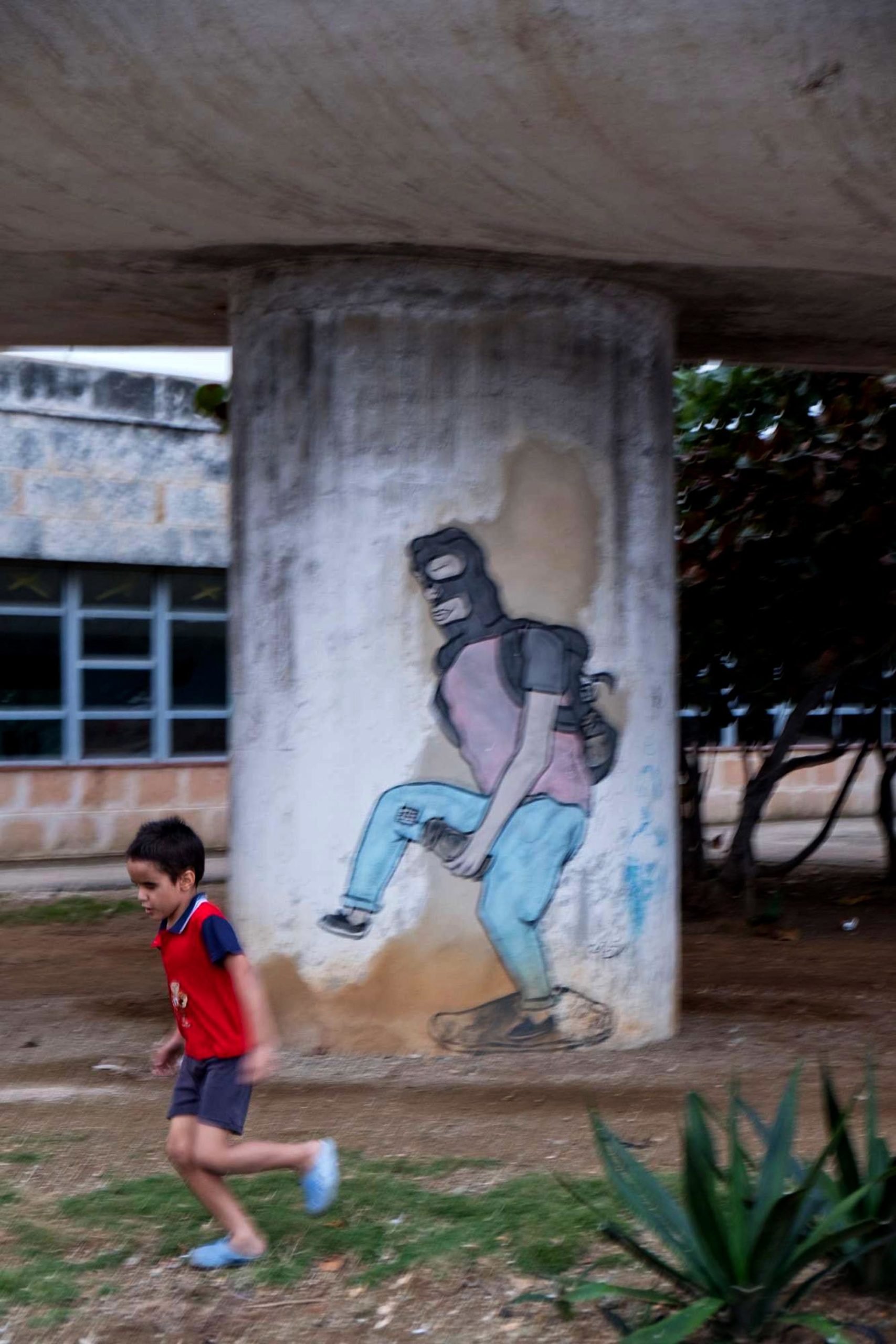 Chased by Graffiti, Havana, Cuba - Photo of the Day - Havana Times
