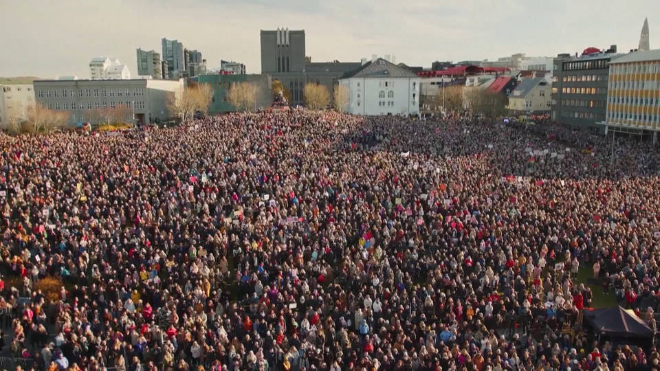 Icelands Prime Minister Joins 24 Hour Strike Against Gender Based