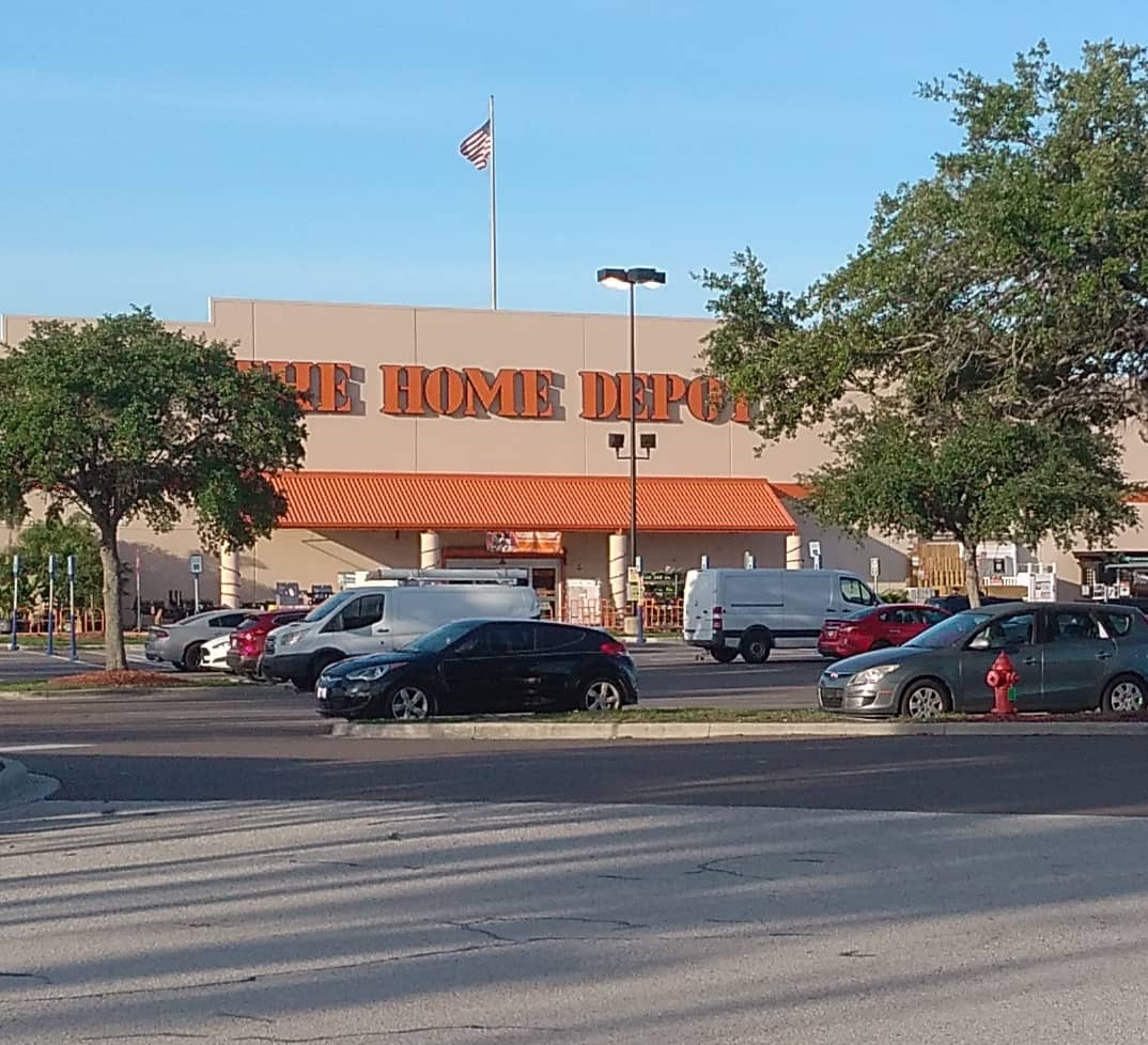 Home Depot Is Where I Look for Temporary Work - Havana Times
