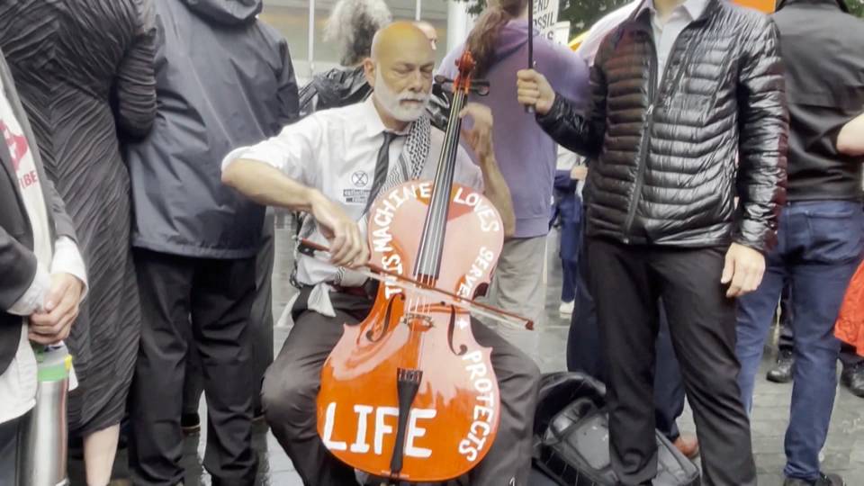 Climate Activist Arrested as He Was Performing Bach Piece in a NYC ...