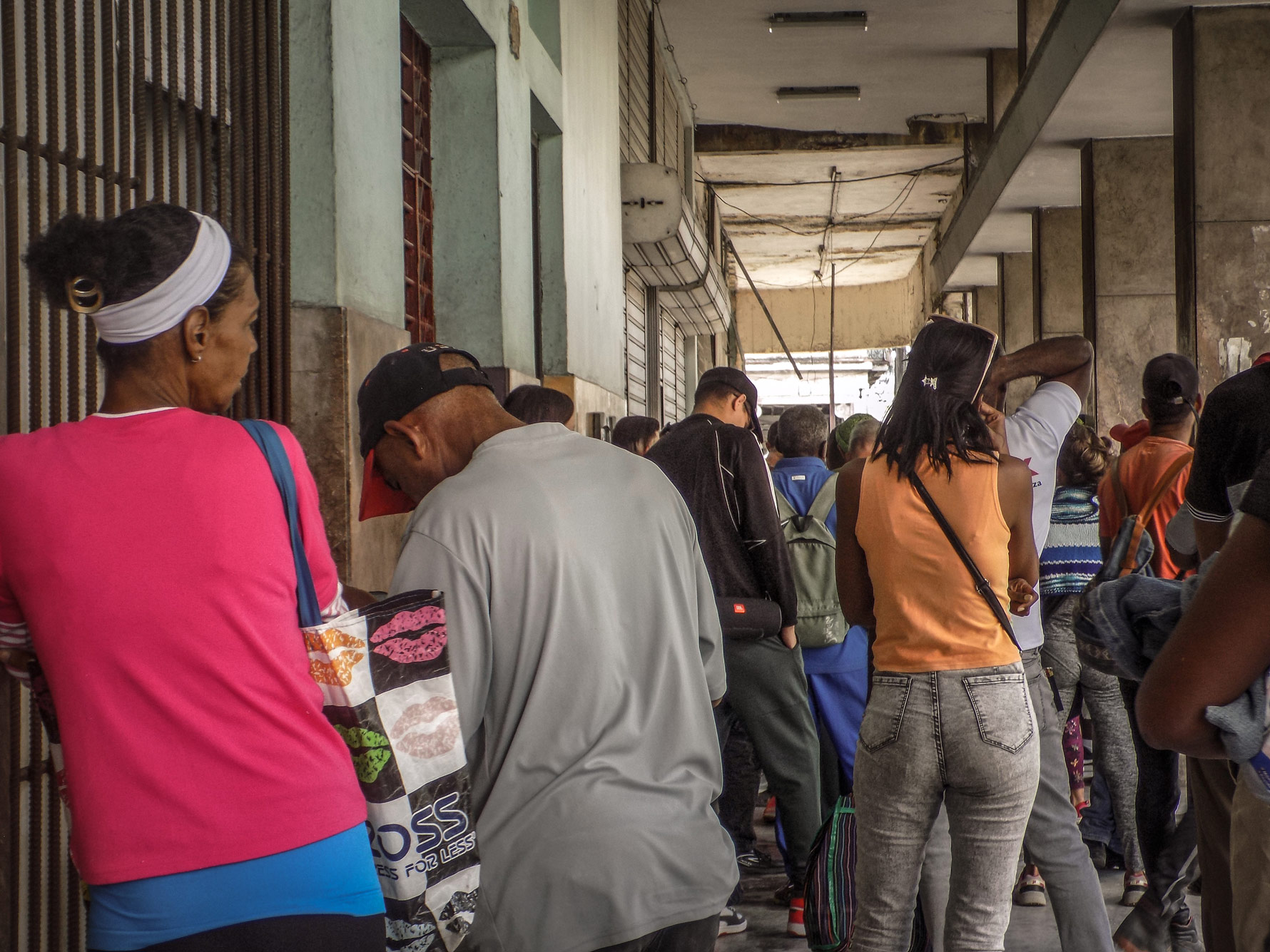 The Challenge of Withdrawing Money from ATMs in Cuba - Havana Times